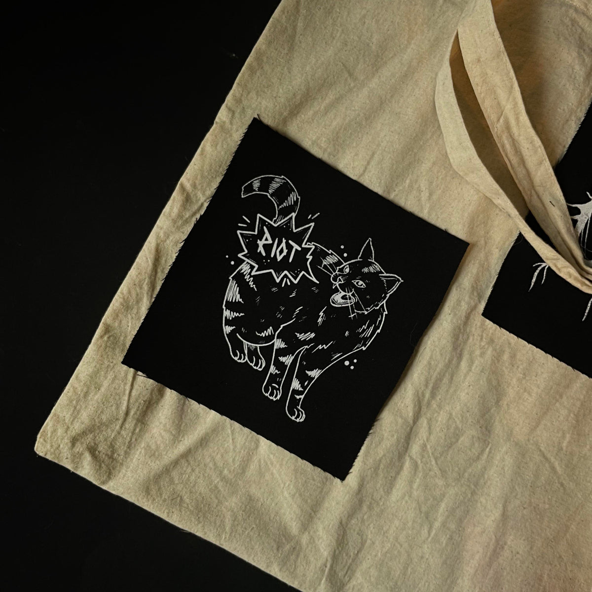 Riot! Cat Patch – Which Is Witch